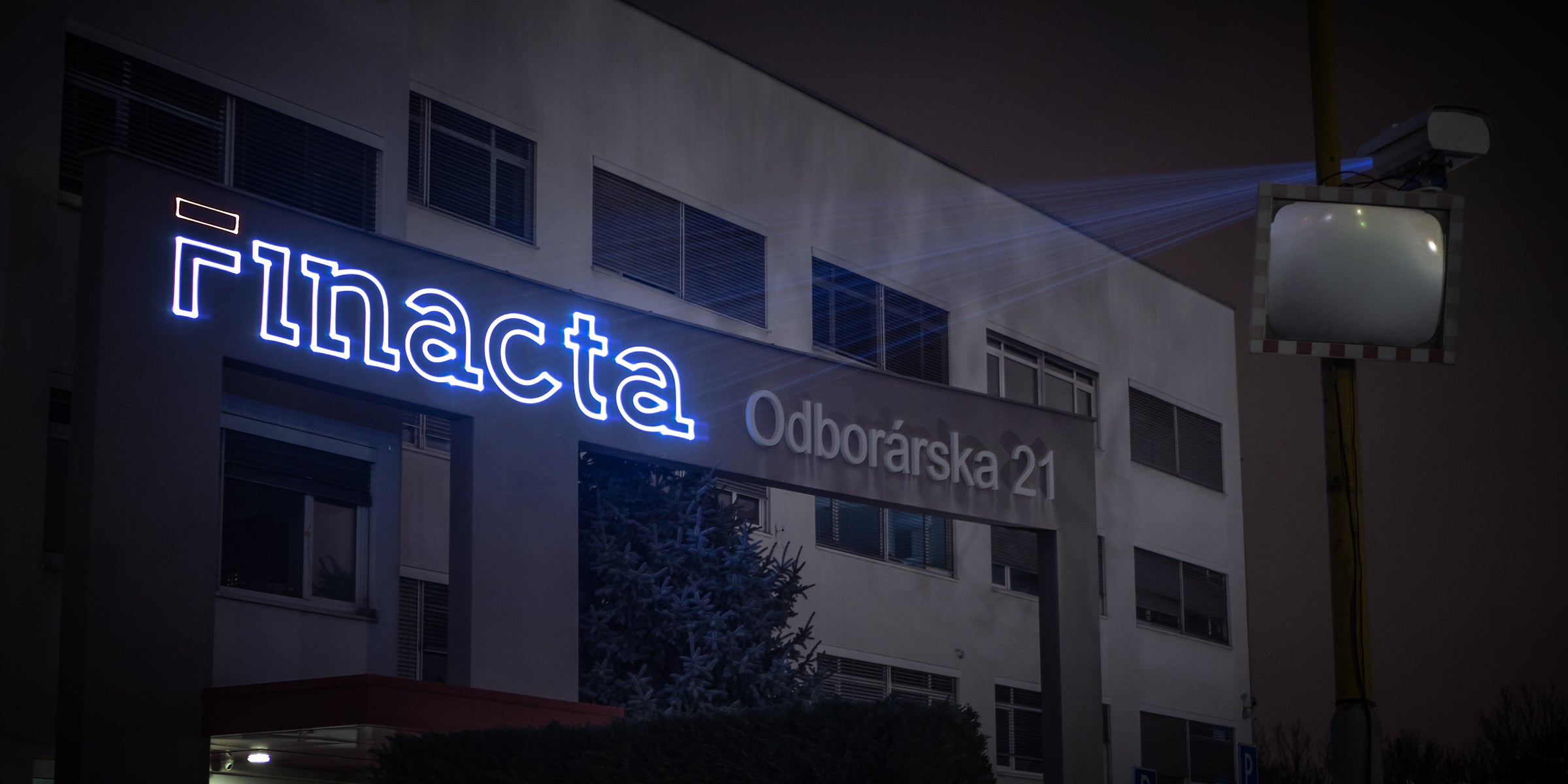 ADVERTISING AND SIGNAGE ON BUILDINGS USING LASERS IS SUPER-EFFECTIVE