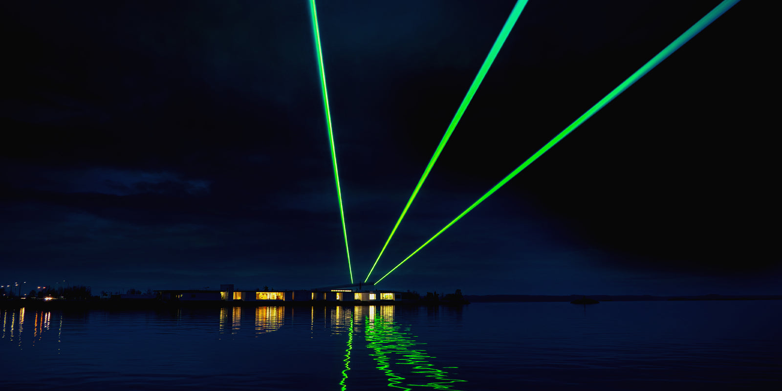 POWERFUL EPIC LASERS FOR LARGE SCALE SHOWS