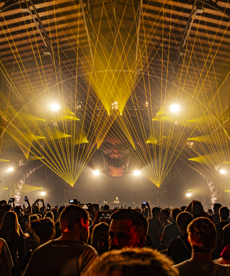 KVANT LASERS FOR LARGE INDOOR AND CORPORATE SHOWS